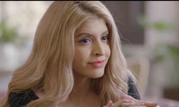 Sau nhiều năm im ắng vì loạt scandal, mẫu Tây Andrea Aybar trở lại màn ảnh