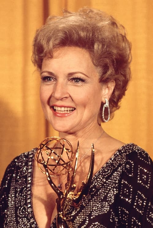 'Cô gái vàng' Hollywood một thời Betty White kỷ niệm sinh nhật tuổi 99 ...