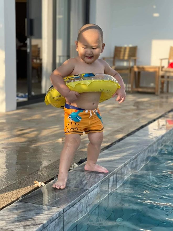 Trà My idol khoe đường cong gợi cảm khi diện bikini ở Vũng Tàu nhưng ...