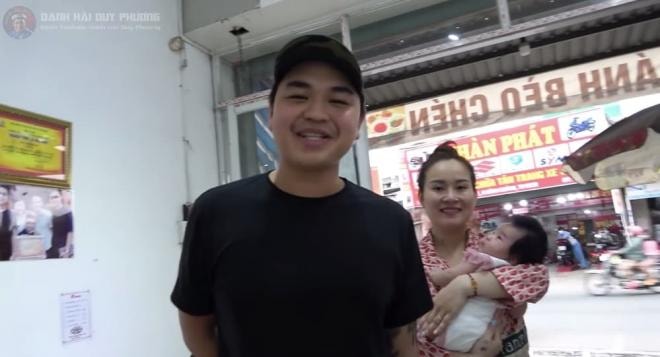 Sau ồn ào giận dỗi, Duy Phước đưa vợ và con gái đến mừng tuổi Duy Phương