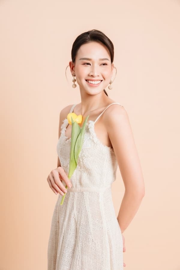 Hoa hậu Hà Kiều Anh khoe vẻ rạng ngời ở tuổi 45, đọ sắc cùng Dương Mỹ Linh