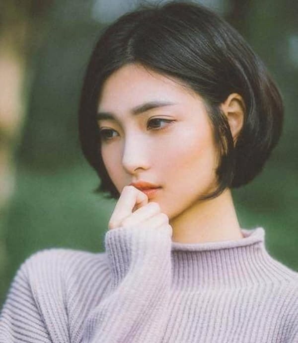 Những cô nàng có trán to và gò má cao, hãy thử kiểu tóc này nhé, nếu chọn đúng thì sẽ rất xinh!