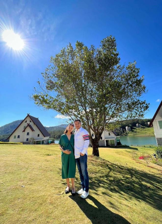 Vân Hugo đã hạ sinh con đầu lòng cho ông xã doanh nhân, cư dân mạng gửi ...