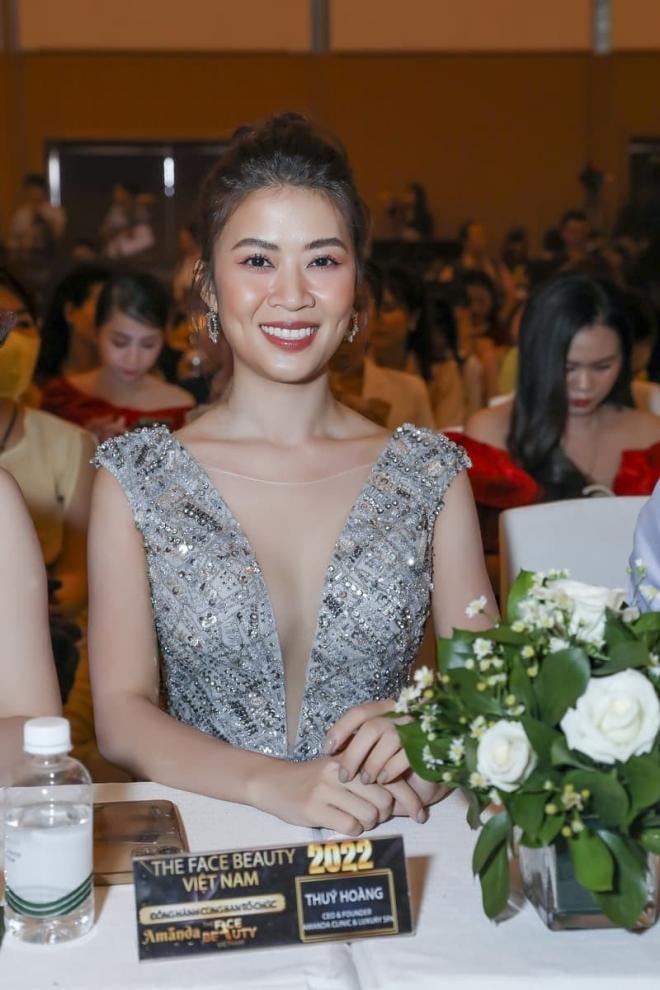 Cặp bạn thân Hoa Vy và Thúy Hoàng cùng tỏa sáng tại sự kiện The Face Beauty 2022