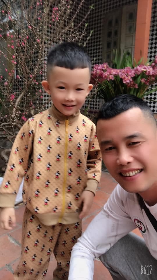 Con trai Hiệp Gà càng lớn càng giống bố y đúc, là 'cây hài' trong gia đình