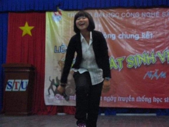 Cuộc sống của nữ ca sĩ nổi lên với Bốn chữ lắm: Bị đồng nghiệp 'body ...