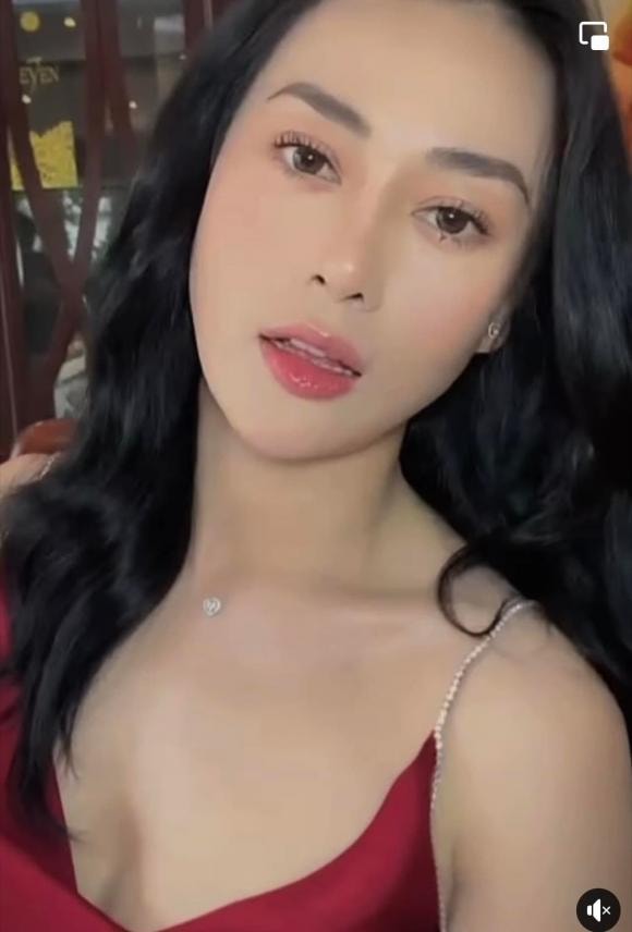 Vợ Shark Bình vừa bị chụp lén ảnh mặt mộc lung linh, Phương Oanh đã có ngay động thái 'ăn thua'