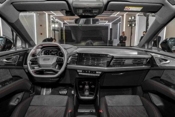 Mẫu SUV chạy điện thuần sang trọng chất lượng cao, SAIC Audi Q5 e-tron ...