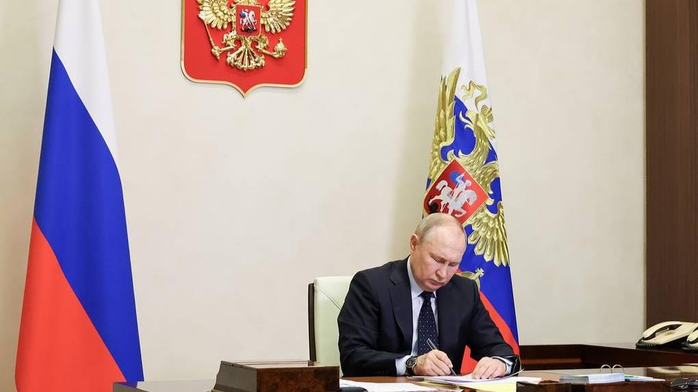 Tổng thống Putin ký ban hành luật đình chỉ tham gia hiệp ước New START