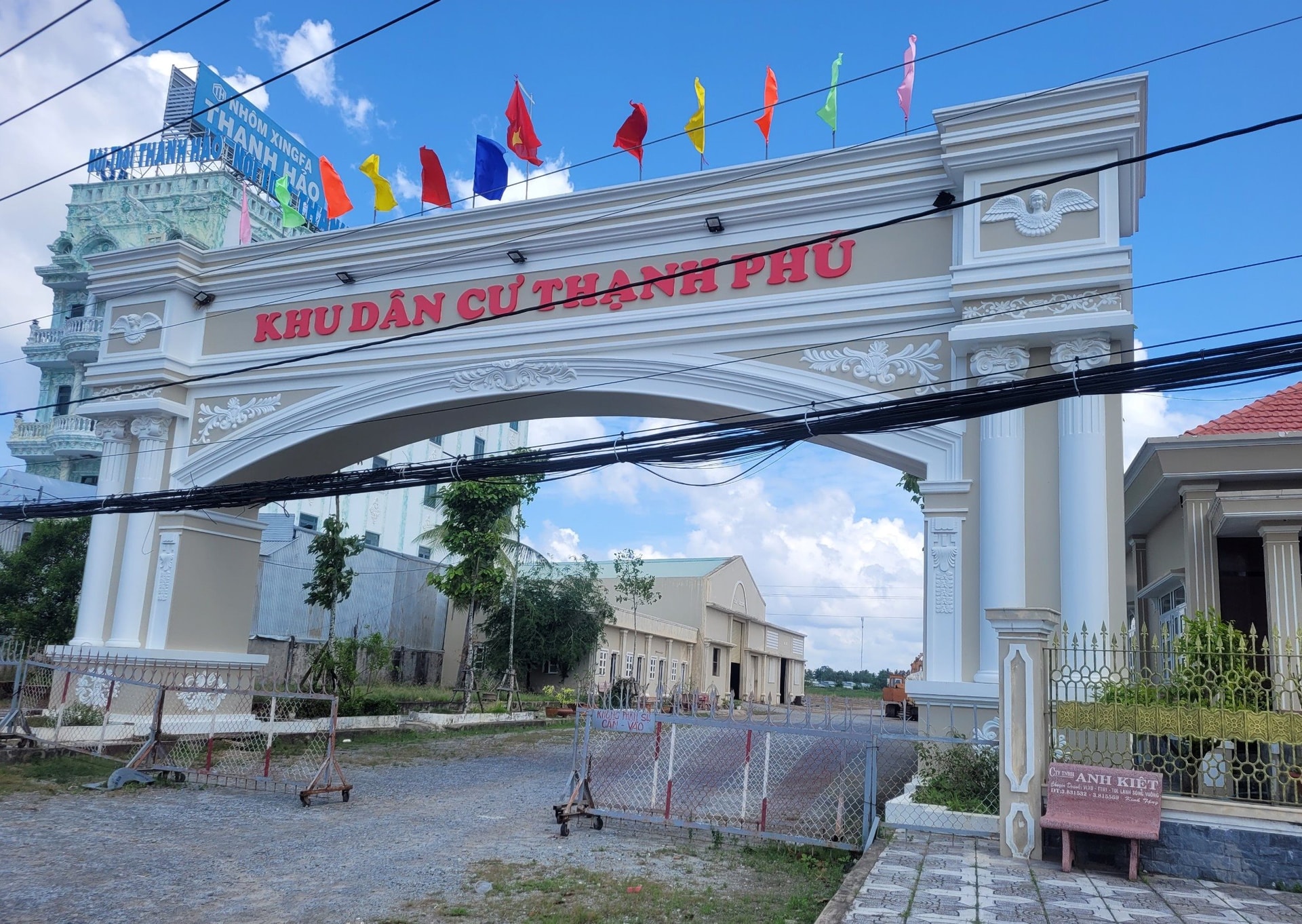 Cà Mau: Dự án Khu dân cư Thạnh Phú gần 20 năm chỉ có cái cổng