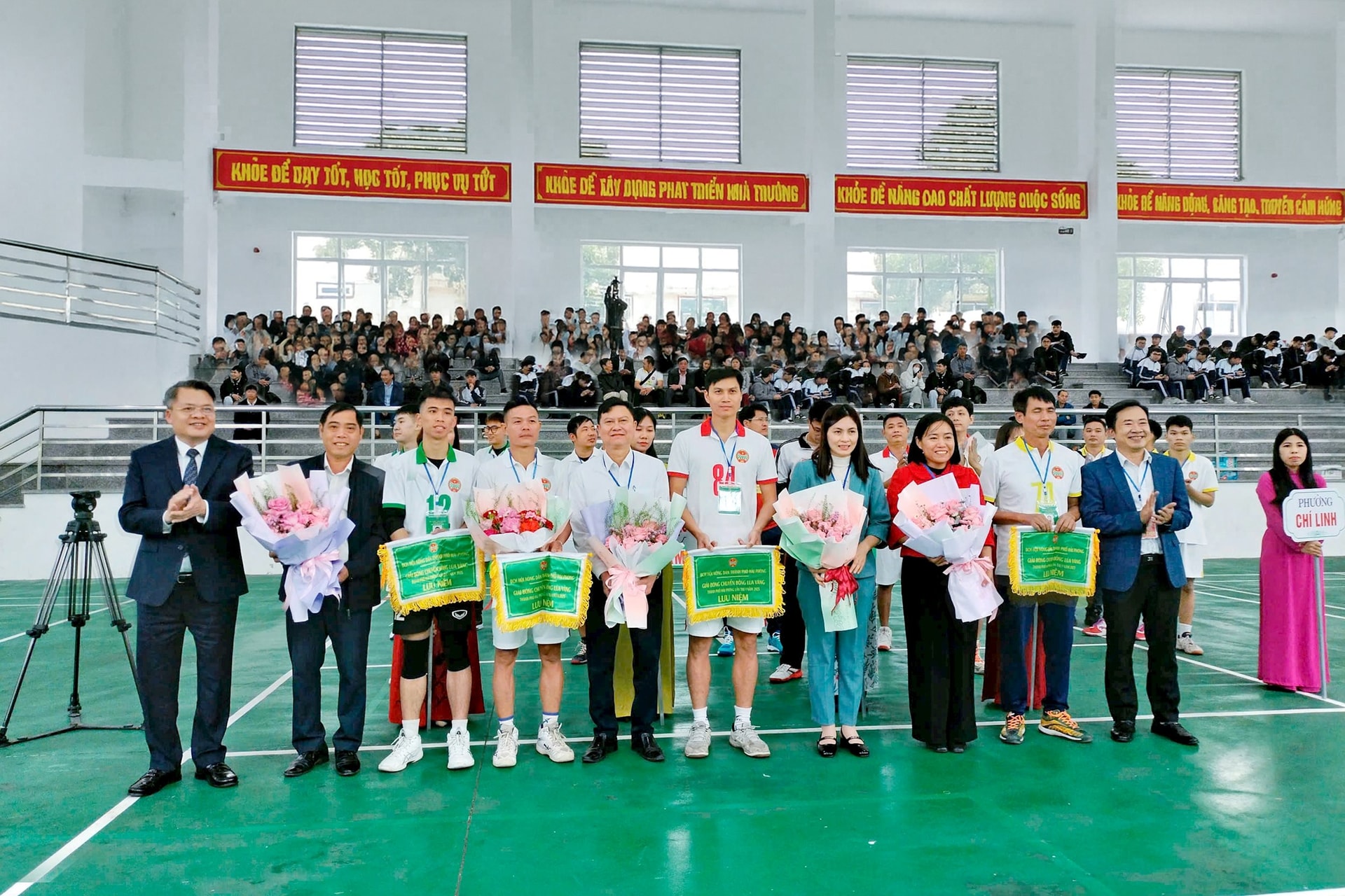 Hải Phòng khai mạc Giải bóng chuyền 'Bông lúa vàng' lần thứ I