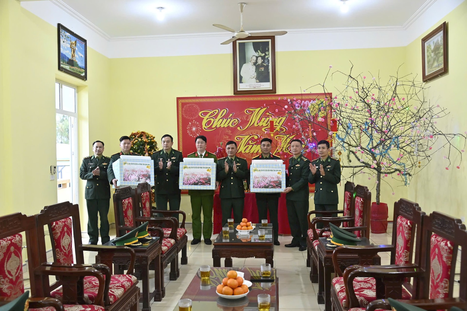 Quảng Ninh kiểm tra trực chiến, chăm lo Tết cho quân dân vùng biển đảo