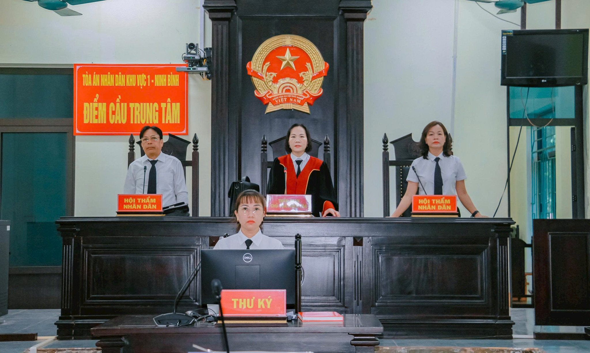 TAND khu vực 1 - Ninh Bình tổ chức phiên tòa rút kinh nghiệm trực tuyến ...
