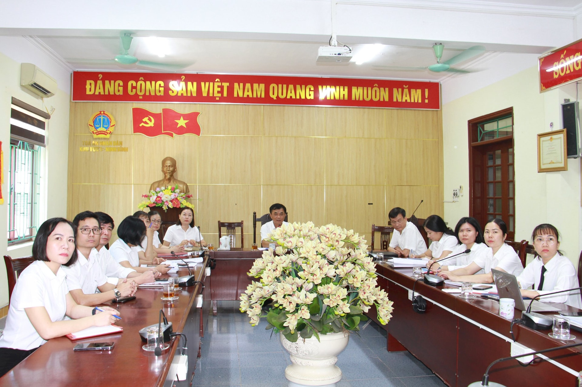 TAND khu vực 1 - Ninh Bình tổ chức phiên tòa rút kinh nghiệm trực tuyến ...
