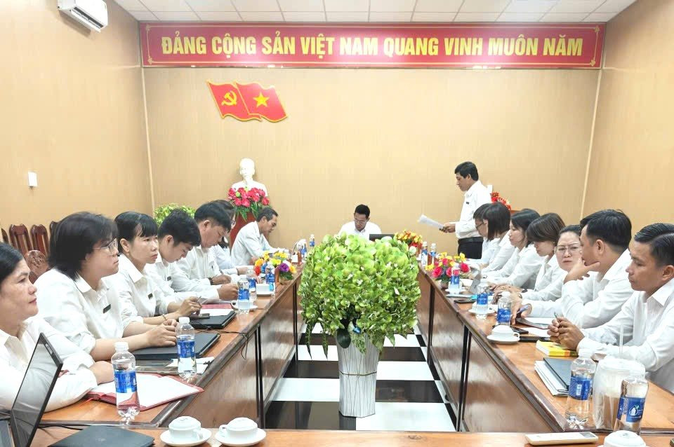 Chánh án TAND tỉnh Cà Mau kiểm tra tình hình hoạt động TAND khu vực 5