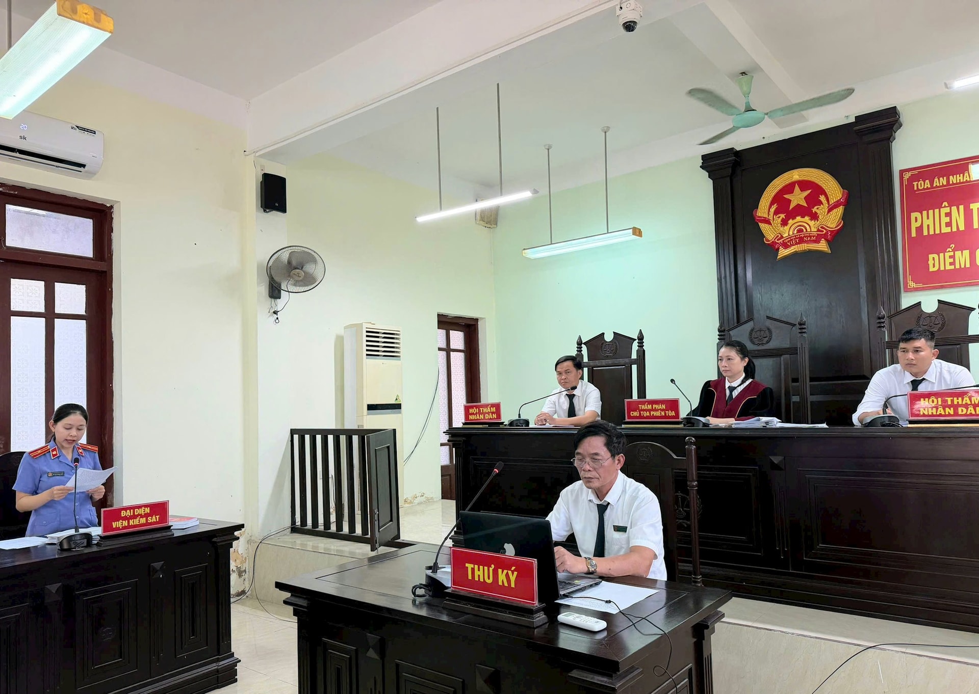 TAND khu vực 4 - Thanh Hóa tổ chức thành công các phiên tòa rút kinh ...