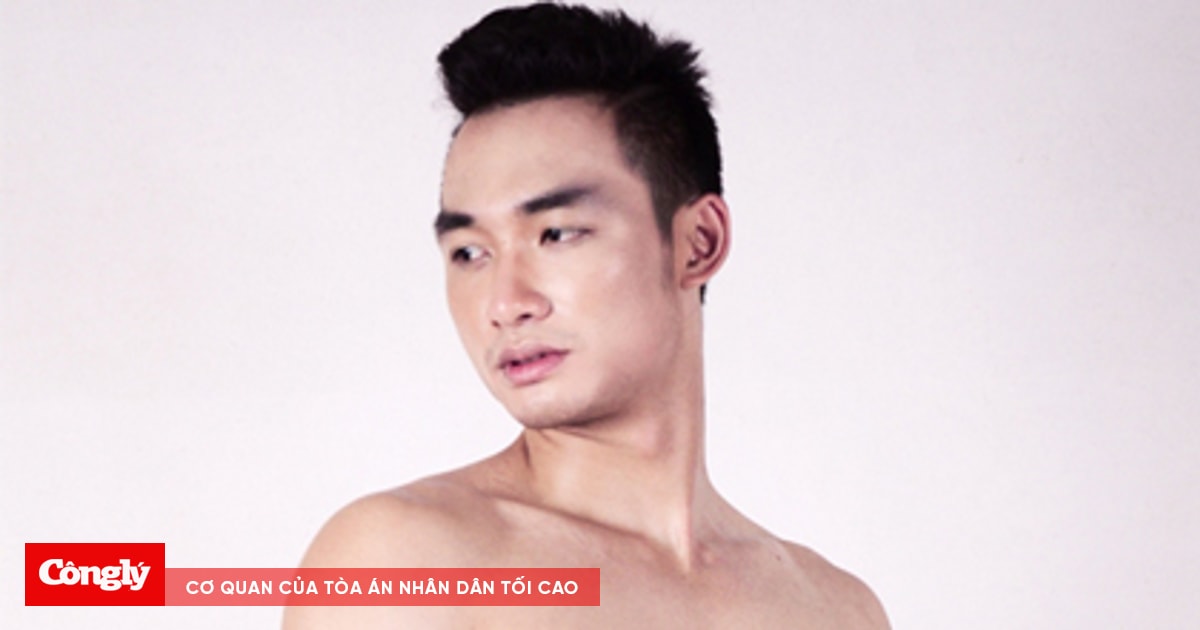 Người mẫu Đỗ Tuấn Nam bất ngờ "cởi đồ" khoe body