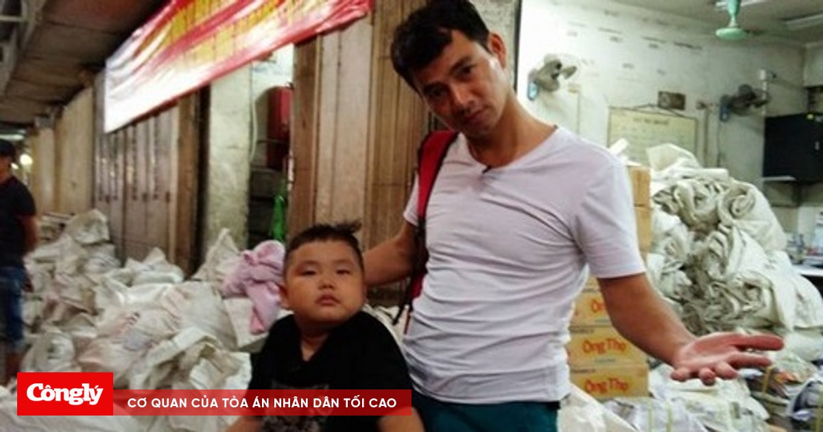 Bố ơi, mình đi đâu thế: Mưa lớn, bố con Xuân Bắc vẫn đi làm nhiệm vụ