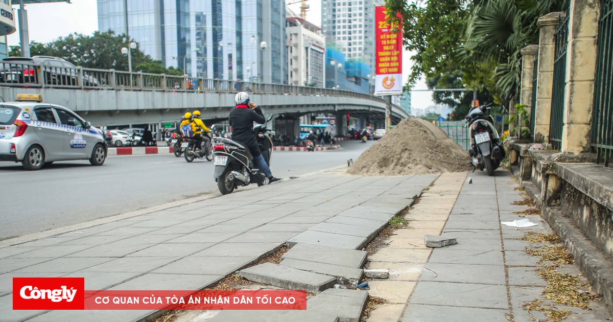 Đá vỉa hè lún nứt, vỡ do… thi công đêm, giám sát không thường xuyên