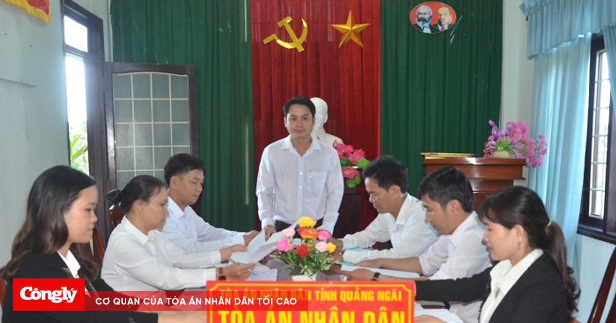 TAND huyện Mộ Đức 7 năm liền nhận Cờ thi đua TAND