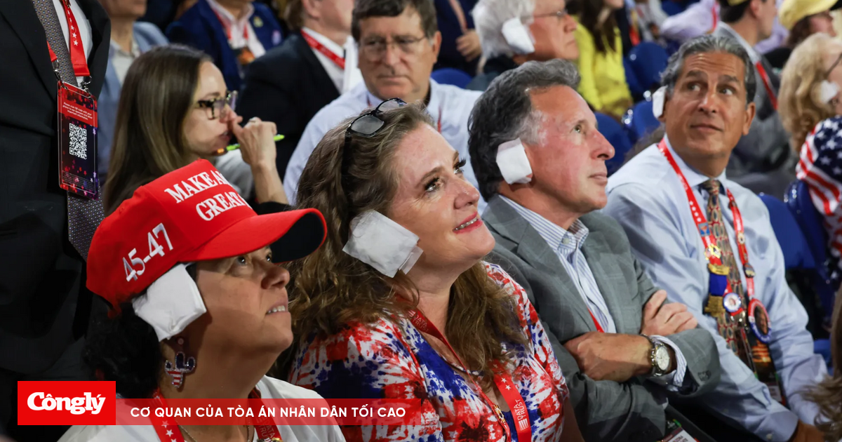 Trào lưu đeo "băng tai" ủng hộ ông Trump sau vụ ám sát hụt