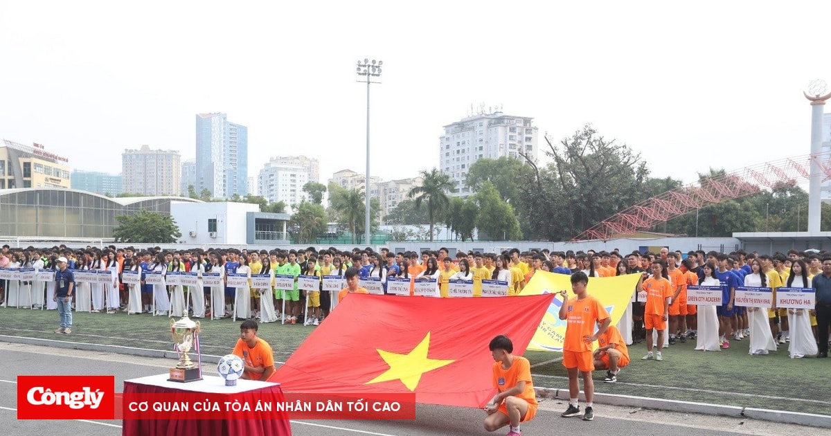 Sức nóng ngày khai mạc giải bóng đá học sinh THPT Hà Nội - An ninh Thủ ...