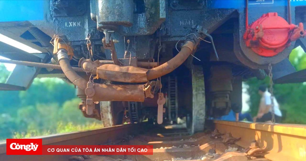 Tàu SE7 trật bánh khỏi đường ray đoạn qua Hà Tĩnh