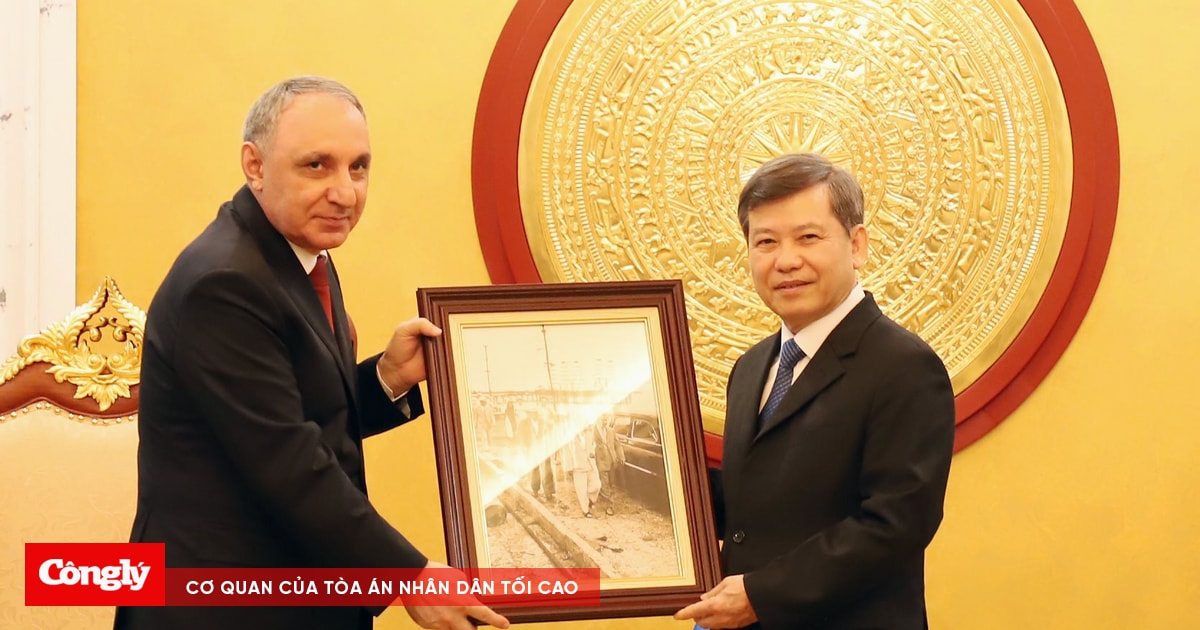 Chánh án Lê Minh Trí,