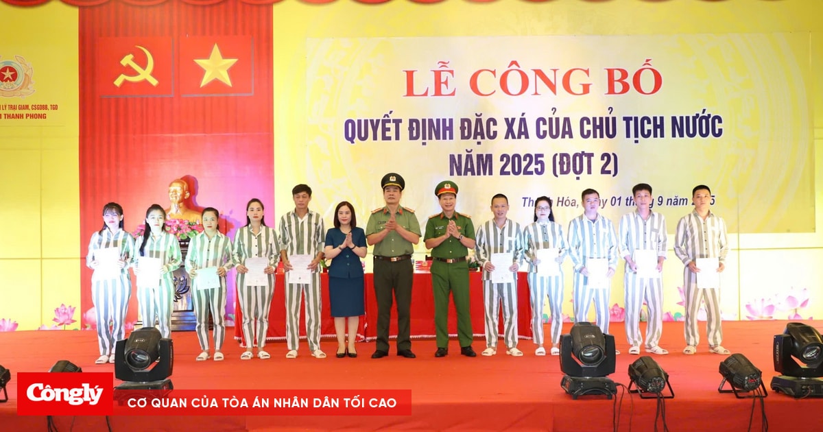 Trai giam Thanh Phong công bố Quyết định đặc xá cho 352 phạm phân