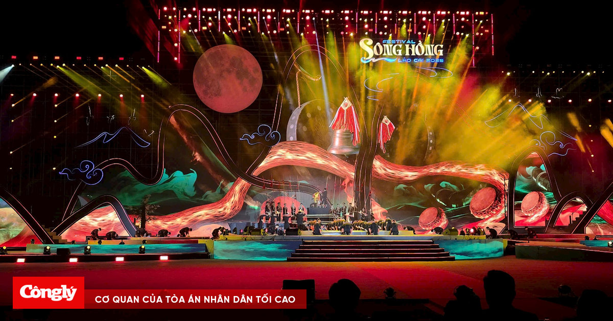 Mãn nhãn đêm khai mạc Festival Sông Hồng - Lào Cai 2025